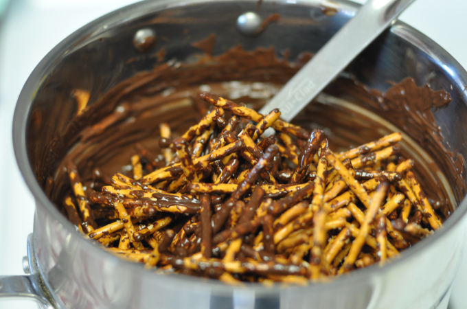 An Easter Treat: Chocolate Birds' Nest - Nutritious Eats